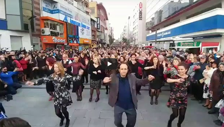 ΟΤΑΝ ΧΙΛΙΑΔΕΣ ΤΟΥΡΚΟΙ ΧΟΡΕΥΟΥΝ ΤΟ…«ΟΜΟΡΦΗ ΘΕΣΣΑΛΟΝΙΚΗ» (βίντεο ...