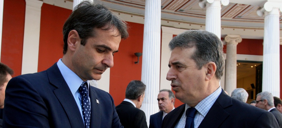 ΑΠΟΣΤΟΛΟΥ : ΠΟΙΟΣ ΕΠΕΒΑΛΕ ΤΟΝ ΧΡΥΣΟΧΟΪΔΗ ΣΤΗΝ ΚΥΒΕΡΝΗΣΗ; - Triklopodia