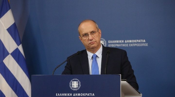 Γιάννης Οικονόμου: «Με ανατριχιάζουν οι αρνητές γονείς που καίνε βιβλία ...