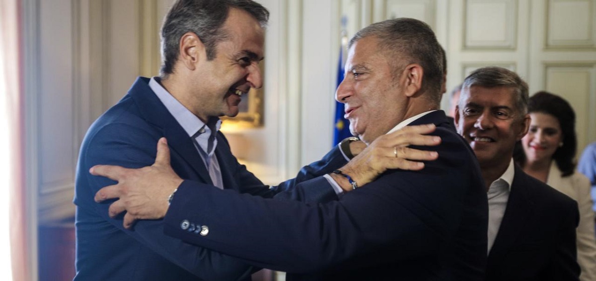 ΑΠΟΣΤΟΛΟΥ : ΤΟ ΠΟΛΙΤΙΚΟ ΤΕΛΟΣ ΤΟΥ ΠΑΛΑΙ ΠΟΤΕ ΙΣΧΥΡΟΥ ΠΑΤΟΥΛΗ - Triklopodia