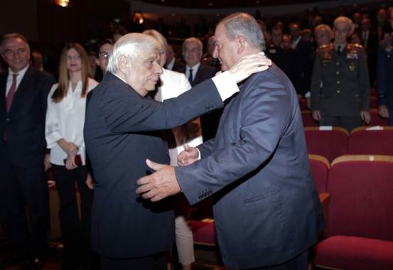ΑΠΟΣΤΟΛΟΥ : "ΚΑΡΑΜΑΝΛΗΣ" ΑΝΑΤΡΕΠΕΙ ΜΗΤΣΟΤΑΚΗ - Triklopodia