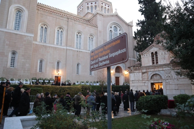 ΘΩΜΑΗ ΣΤΕΦΑΝΟΠΟΥΛΟΥ : Δεν είναι αυτό η Ελλάδα. Είναι το ψευτορωμαιικο ...