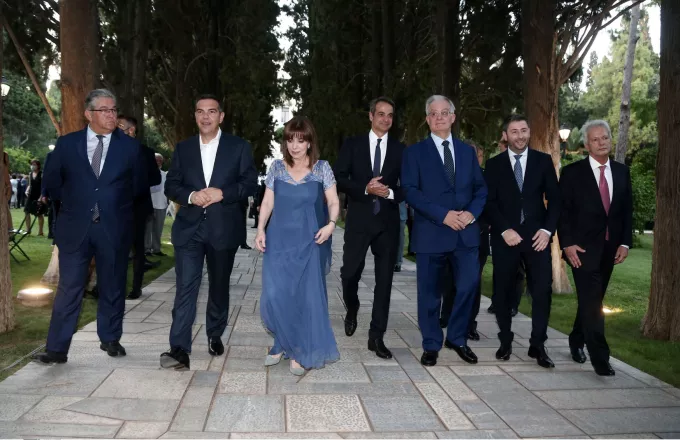 ΤΟ ΔΙΚΟ ΜΑΣ ΤΟ ΣΚΑΤΟ ΜΟΣΧΟΜΥΡΙΖΕΙ ???? - Triklopodia