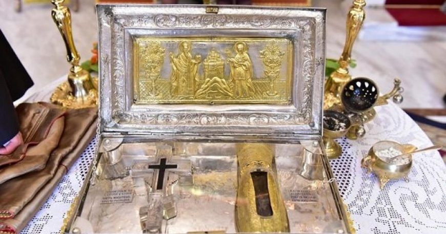 Το χεράκι της Αγ. Μαρίας της Μαγδαληνής που φέρει θερμοκρασία ζωντανού ...