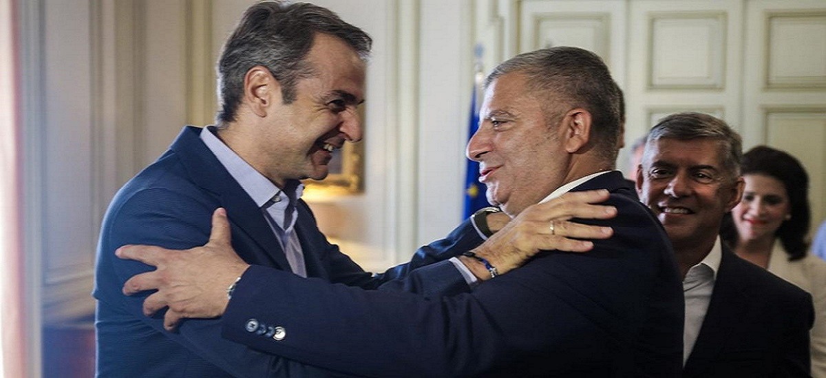 ΑΠΟΣΤΟΛΟΥ : ΠΡΩΘΥΠΟΥΡΓΟΣ "ΤΡΩΕΙ ΠΡΩΘΥΠΟΥΡΓΟ". - Triklopodia
