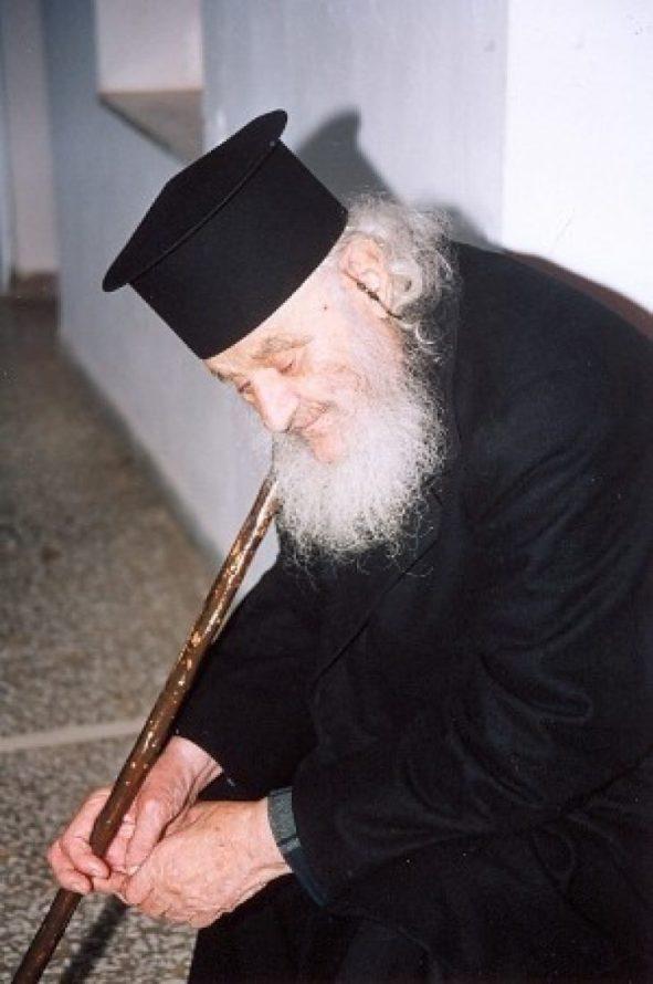 Γέρων Αμβρόσιος Λάζαρης: «Θα γίνουν όλα, όσα προφητεύουν οι μεγάλοι ...