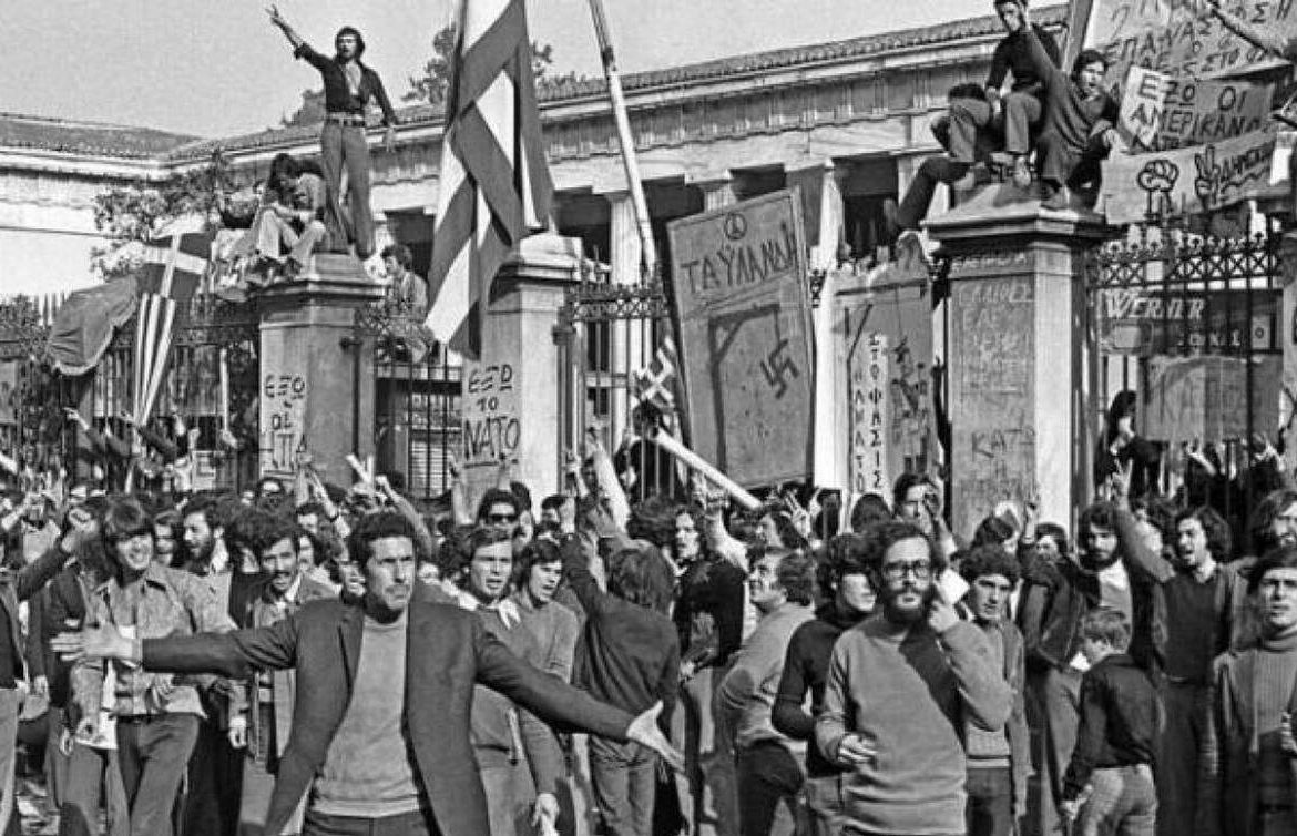 ΚΩΣΤΑΣ ΔΟΥΚΑΣ : Ὁ Σπύρος Μαρκεζίνης γιά τά γεγονότα τῆς «17 Νοέμβρη ...