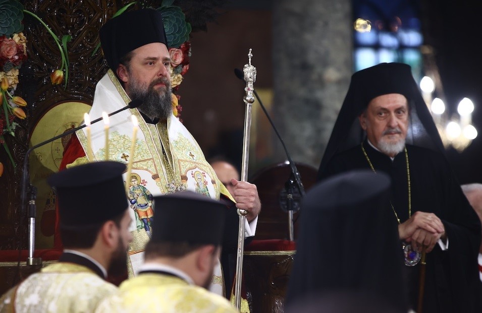 Ν.ΔΑΠΕΡΓΟΛΑΣ, "ΝΕΟΙ ΜΗΤΡΟΠΟΛΙΤΕΣ: ΟΥΤΕ ΠΕΡΙΜΕΝΟΥΜΕ ΤΙΠΟΤΕ, ΟΥΤΕ ...