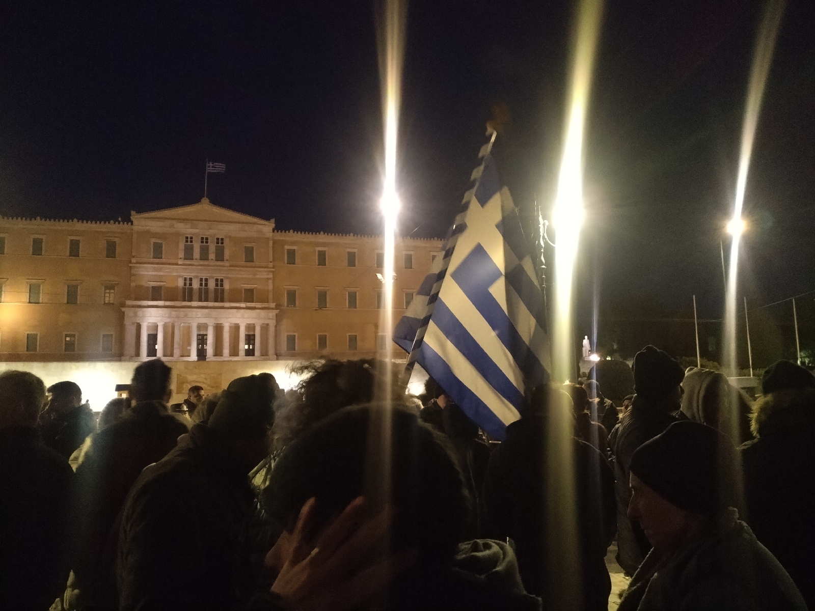 Δρ. Κ. Βαρδακας : τώρα Σύνταγμα " : κάτω τα χέρια από τα παιδιά μας ...