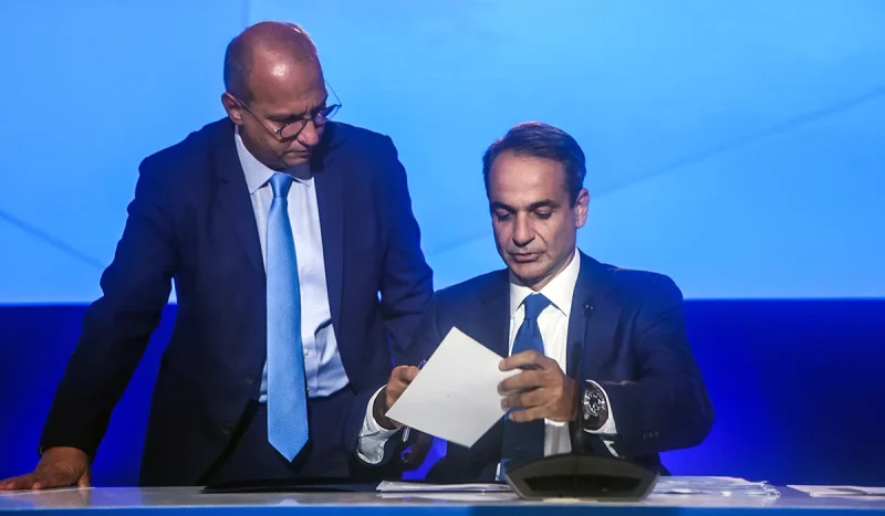 Ανακοινώθηκε στις 18:00 ο ανασχηματισμός της κυβέρνησης Μητσοτάκη με ...