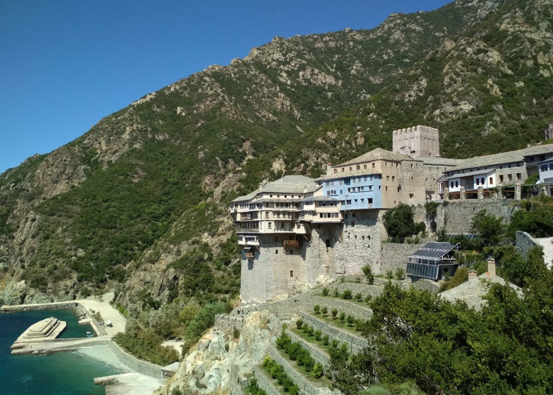 ΠΩΣ Ο ΜΗΤΡΟΠΟΛΙΤΗΣ ΜΟΡΦΟΥ ΞΕΜΠΡΟΣΤΙΑΣΕ ΤΟ ΔΑΙΜΟΝΙΟ "ΕΙΡΗΝΗΣ" ΤΗΣ ΓΙΟΓΚΑ ...