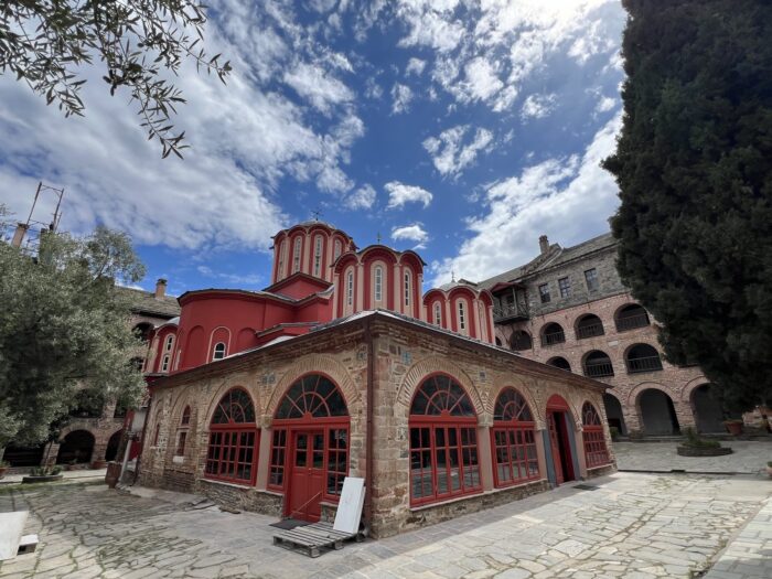 Και πάλι στο στόχαστρο το Περιβόλι της Παναγίας! - Triklopodia