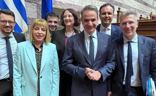 Γεώργιος Κ. Τζανάκης : Πολιτικὸ καὶ Πνευματικό κόστος - Triklopodia