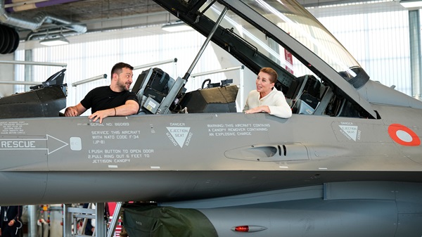 ΤΙ ΣΗΜΑΙΝΕΙ Η ΑΠΟΣΤΟΛΗ ΤΩΝ F-16 ΣΤΟ ΘΕΑΤΡΟ ΤΗΣ ΟΥΚΡΑΝΙΑΣ. Ρωσικά ...
