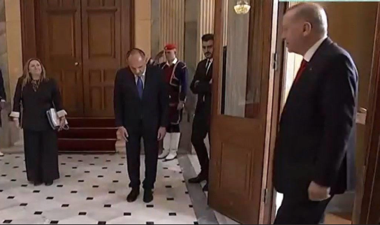 ΕΘΝΙΚΟΙ ΦΥΛΑΚΕΣ - ΥΠΟΥΡΓΟΣ ΕΞΩΤΕΡΙΚΩΝ ΓΙΩΡΓΟΣ ΓΕΡΑΠΕΤΡΙΤΗΣ: ΑΚΑΤΑΛΛΗΛΟΣ ...