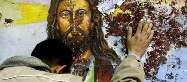 ΙΕΡΑ ΜΗΤΡΟΠΟΛΙΣ ΠΕΙΡΑΙΩΣ : ΕΝΤΕΙΝΟΝΤΑΙ ΟΙ ΔΙΩΞΕΙΣ ΧΡΙΣΤΙΑΝΩΝ ΛΟΓΩ ΤΗΣ ...
