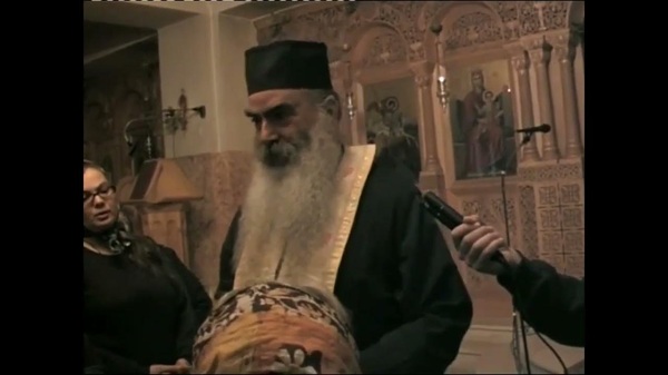 Πατήρ Σάββας Αχιλλέως περί Ταυτοτήτων καί διαβατηρίων - Triklopodia