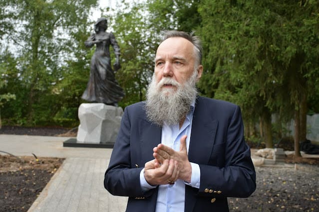 ΝΤΟΥΓΚΙΝ: «Ο Τραμπ Συνέβαλε, με τις Γκάφες του, παρά την Θέληση του ...