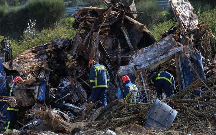 Σοκάρει νέα έκθεση για τα Τέμπη. Ο Κοκοτσάκης παρουσιάζει τεχνική ...