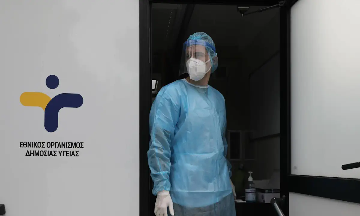 Πρωτόγνωρα επίπεδα φίμωσης... Ο ΕΟΔΥ Αντί να απολογηθεί για το φιάσκο ...